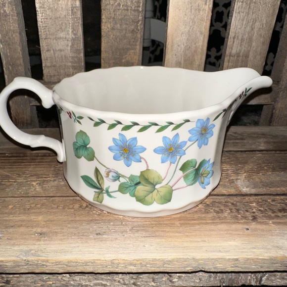 Mikasa | Kitchen | Mikasa Round Gravy Boat Summer Symphony | Poshmark